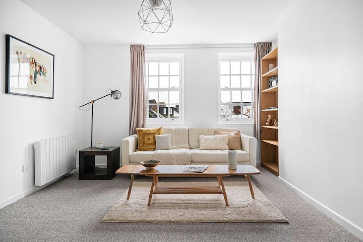 Light And Airy, One-bedroom, Apartment - Oxford