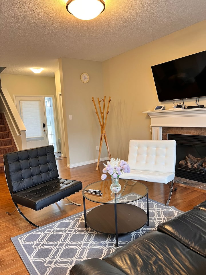 Comfy & Cozy Single House. 15mins To Airport - Edmonton