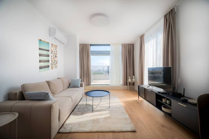 My Campus Cosy Apt./ Mountain View/ Near Unss/ 807 - Sofia
