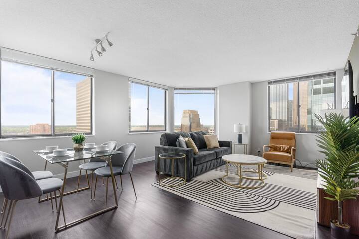 Luxury Flat Downtown • Free Parking/spa/pool/gym - Minneapolis, MN