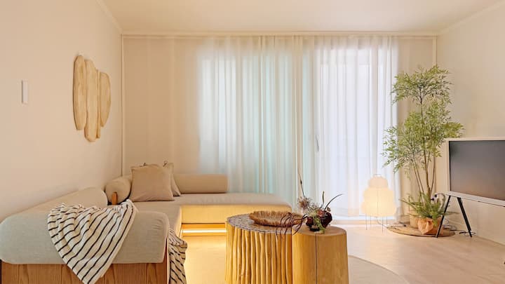 오픈 Arex 홍대입구역 공항버스3분 10인 3r 연남동 신촌 망원동 홍대거리 짐보관 - Seoul