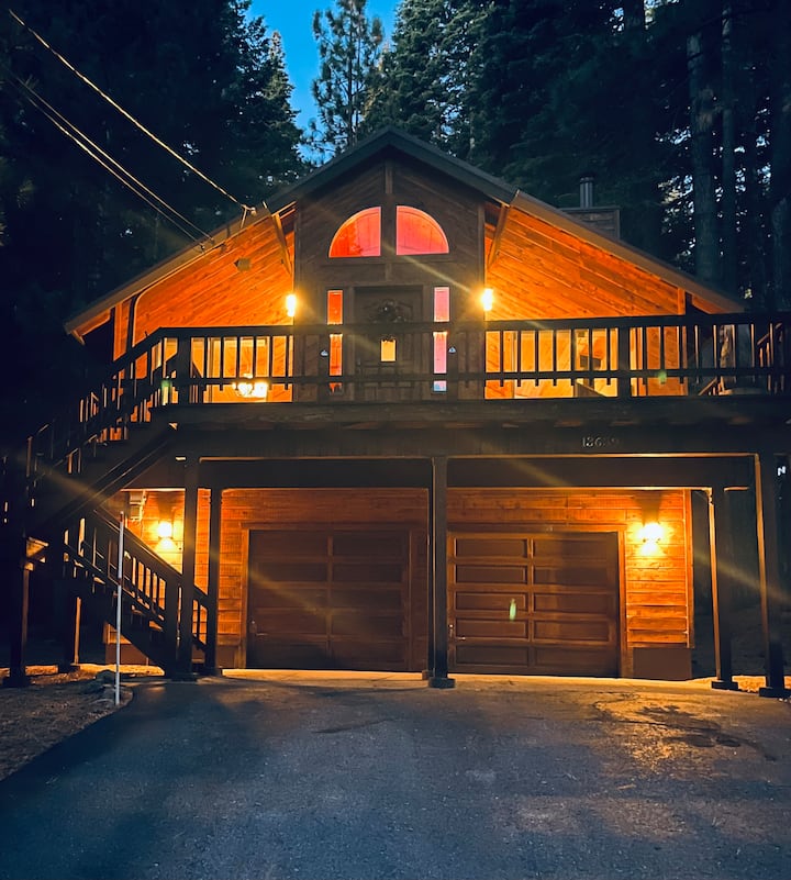 Outdoor Fun | Hot Tub | Pets Ok | Near Tahoe - Truckee, CA