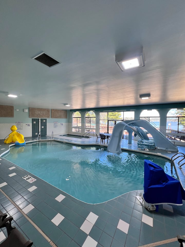 2 Queen Beds Room With Kitchenette - Wisconsin Dells, WI