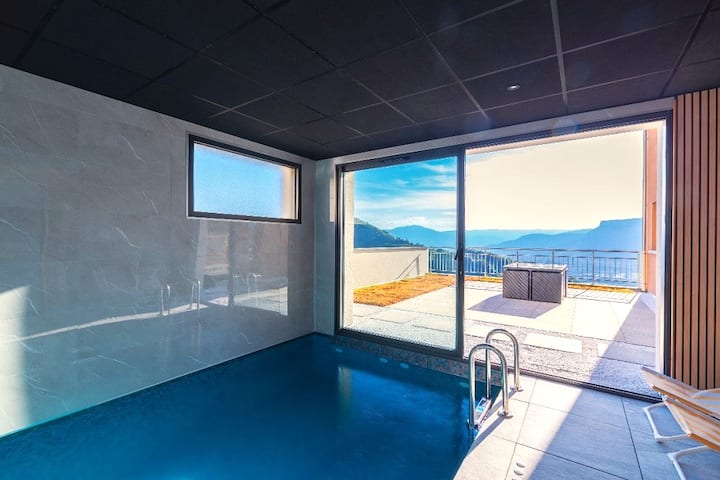 <Villa & Spa Kyo-alpes>, 10 P, Piscine Intérieure - Isère