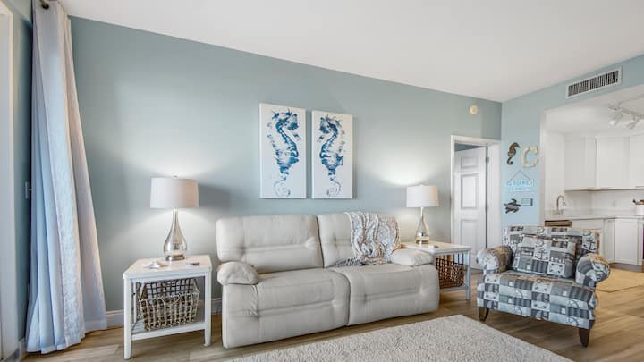 Laketown 1029- Amazing Family Getaway -Sleeps 8 - Panama City Beach, FL
