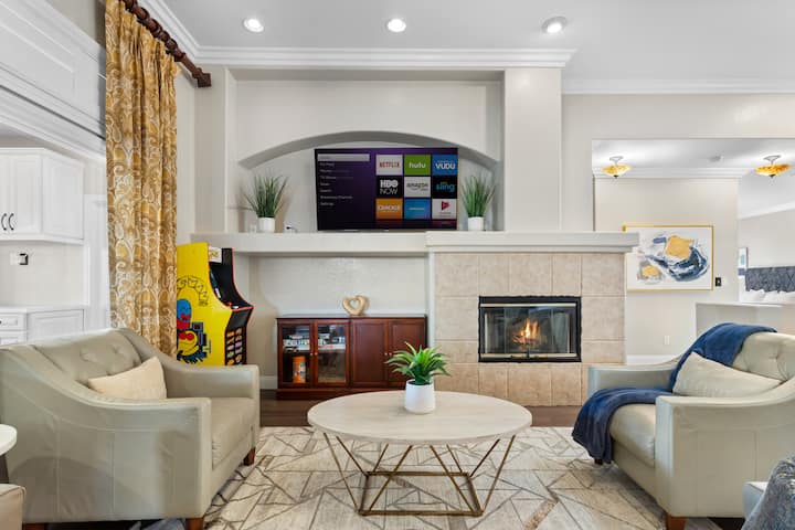 4br Home W/heatable Pool, Poker & Billiard Room! - Henderson, NV