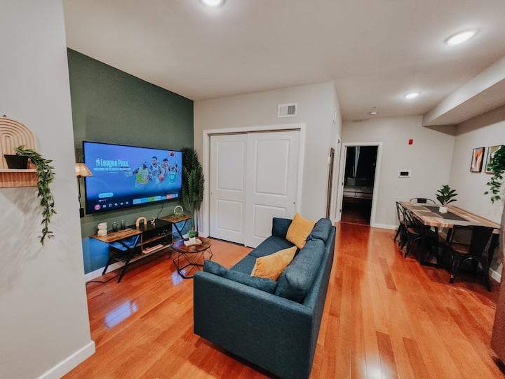 Prime | King Bed | 65" Tv | Jefferson Hospital - Philadelphia, PA