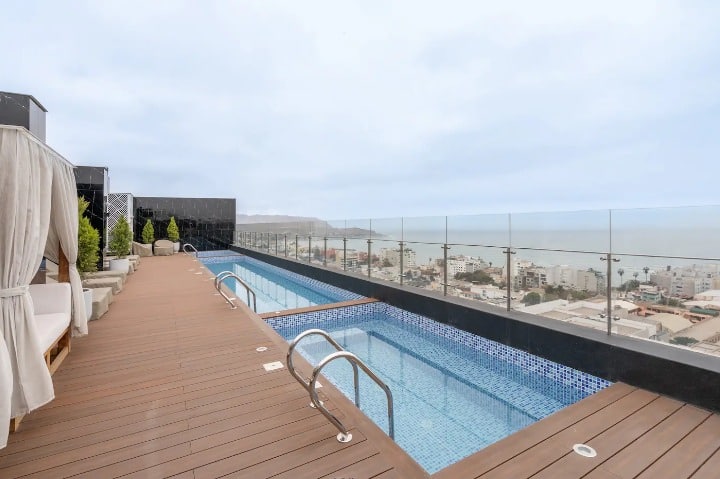 Barranco: Bello Y Céntrico Apartamento Con Cochera - Lima