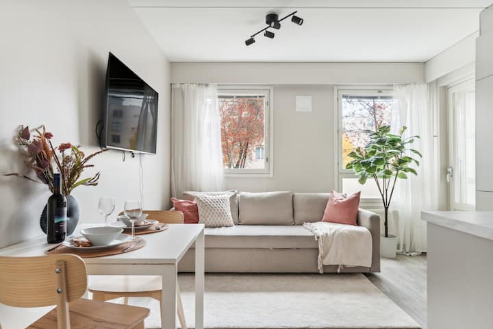 Modern Home & Great Connections - Helsinki
