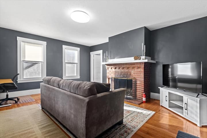 Private & Cozy 2bed Near Blueback - Wifi + Parking - Farmington, CT