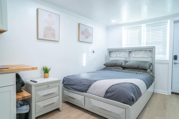 Starland Yard Close By | Cozy Stay W/ Smarttv - Savannah, GA