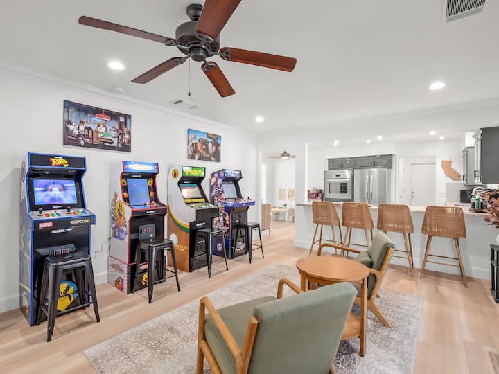Fresno House| Pool | Arcade Games |Family Friendly - Fresno, CA