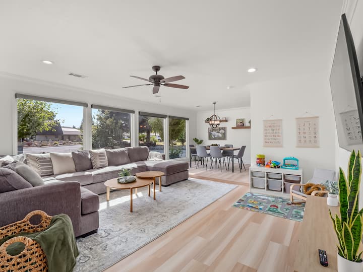 Fresno House| Pool | Arcade Games |Family Friendly - Fresno, CA