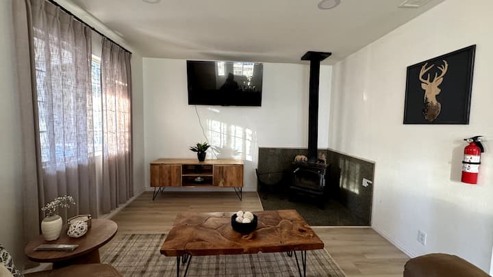 Little Lake Lodge - Big Bear, CA