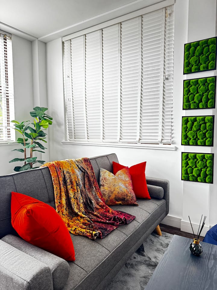 Free Gated Park Ing | Central |Fast Wi-fi - Basingstoke