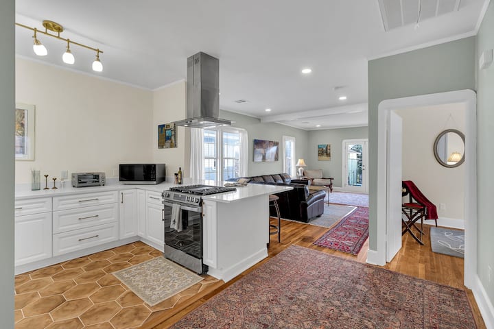 City Park Jazzfest Near French Quarter Streetcar - New Orleans, LA