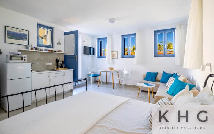 Open Plan Art Studio In Fiskardo With Front Yard - Fiskardo