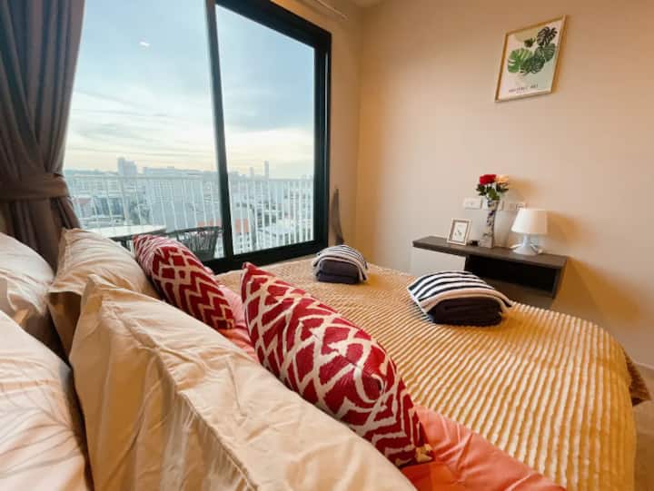 #501 Balcony Seaview King-bed! + Netflix @Base A - Pattaya