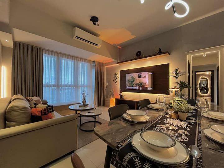 Bgc Uptown 3br + 1 Extra Room With 2 Balconies - Taguig