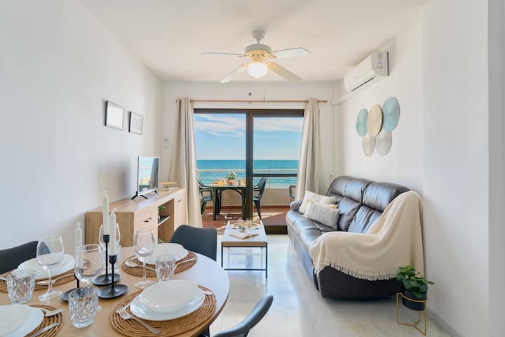 Rose I Sea Views & Direct Beach Access In Mijas - La Cala de Mijas