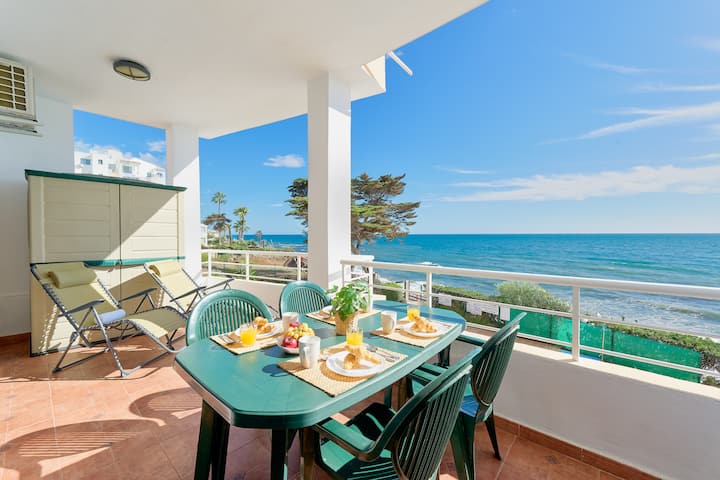 Rose I | Beachfront · Sea Views · Pool · Terrace - Calahonda