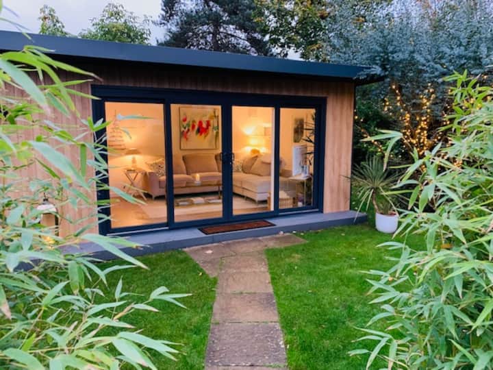 Charming Garden Room Retreat - Beaconsfield