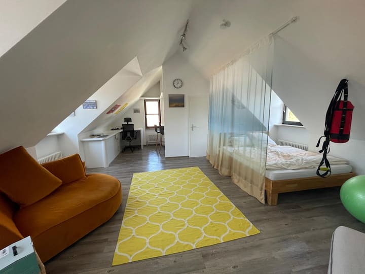 Hell, Ruhig Und Gemütlich - Planegg