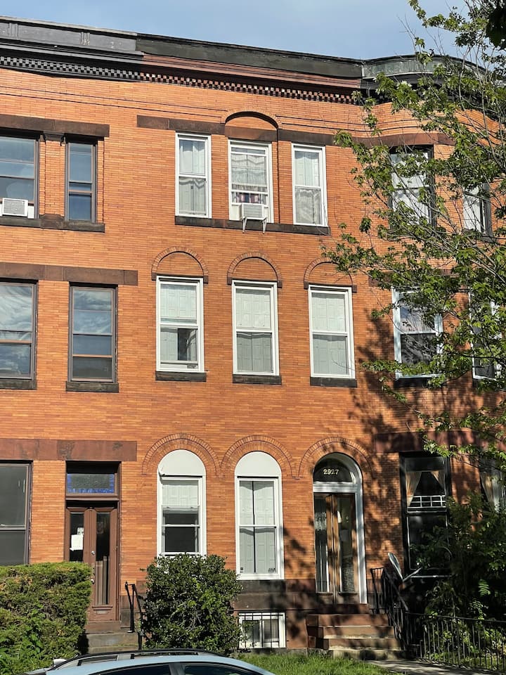 Charles Village - 1 Bedroom- 1st Flr. - Baltimore, MD