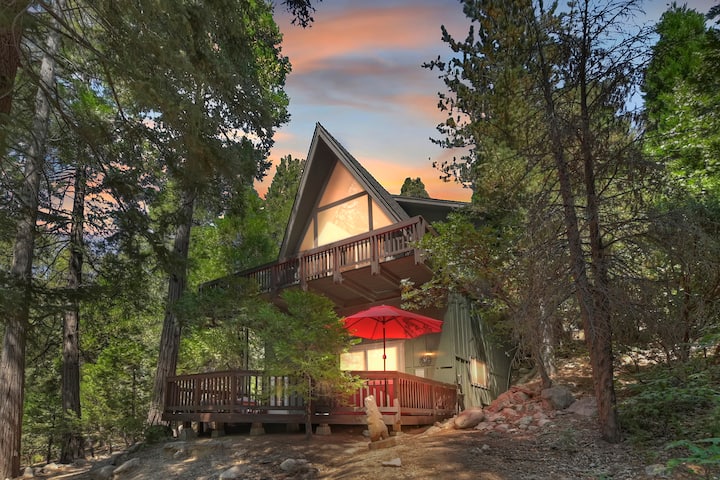 Peaceful Spa Cabin | Family & Pet Haven - Lake Arrowhead, CA