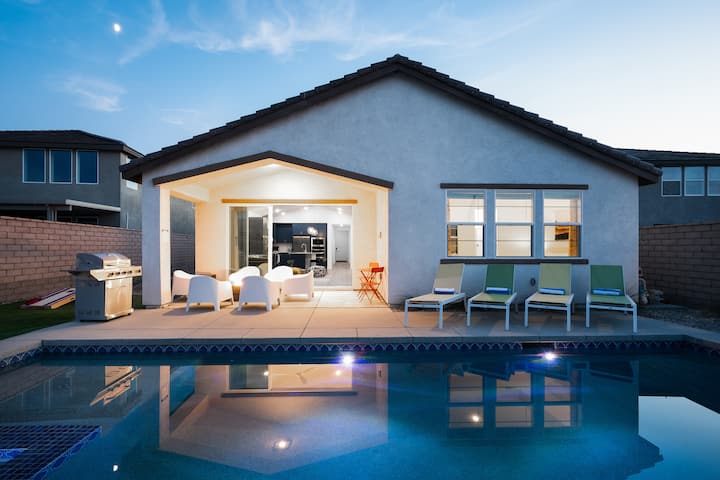 Desert Bliss New 4br, 3ba Modern Design Pool/spa - Indio, CA