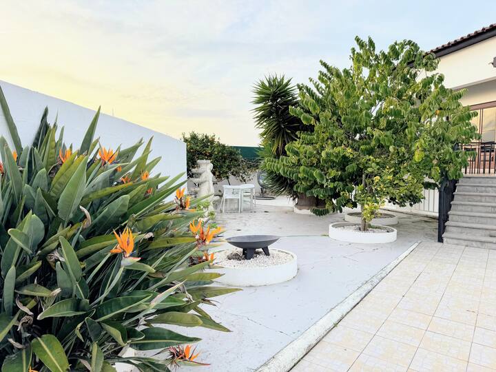 Charming Coastal Retreat With Outdoor Oasis - Lourinhã