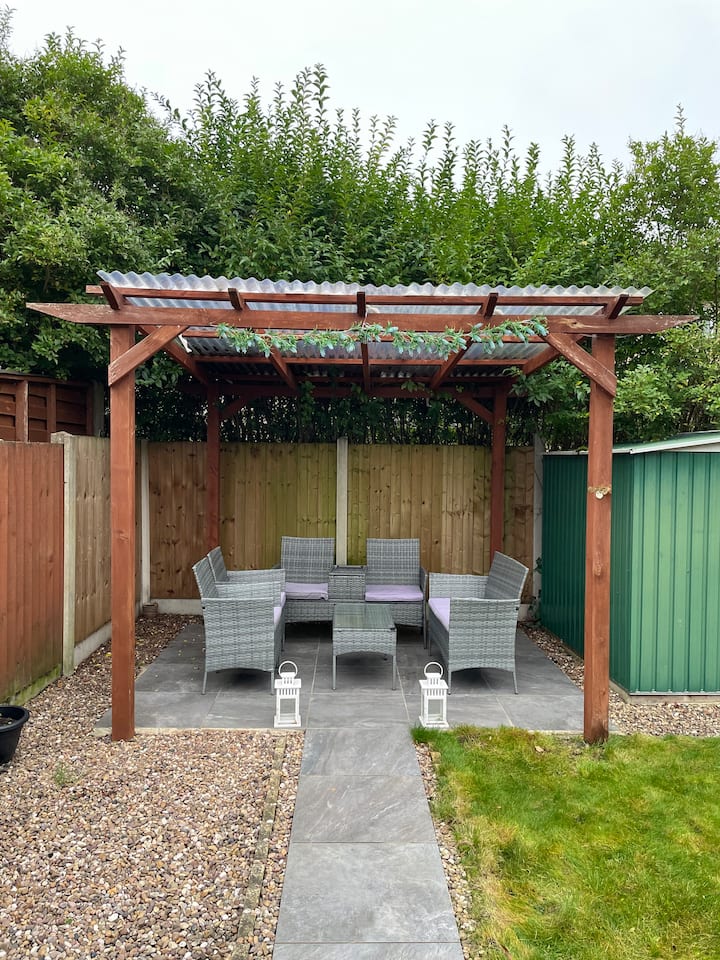 Urban Serenity: 3 Bed House Near A38/a52/city/uni - Derby