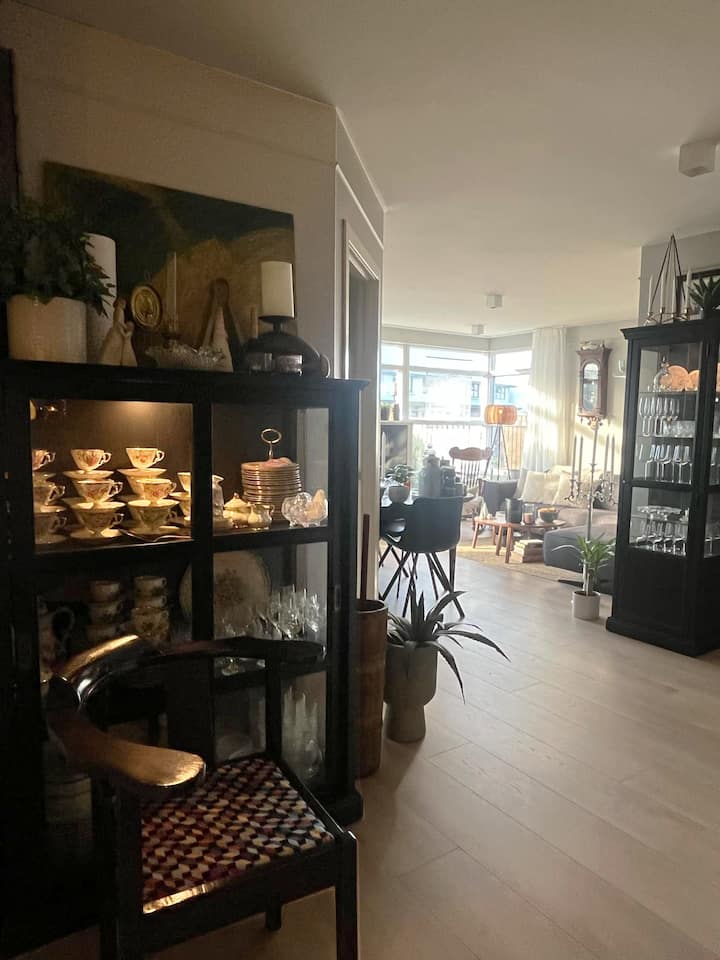 West Side Apartment With Patio - IJsland