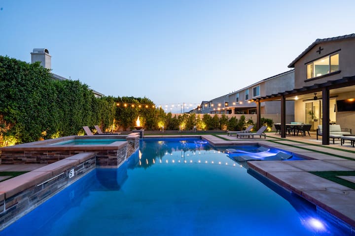 Paseo Palms, Modern 6br Home 5min To Polo Grounds - Coachella, CA