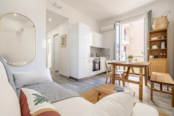 Appartement Lumineux Avec Balcon, Vieux Nice Port - Èze