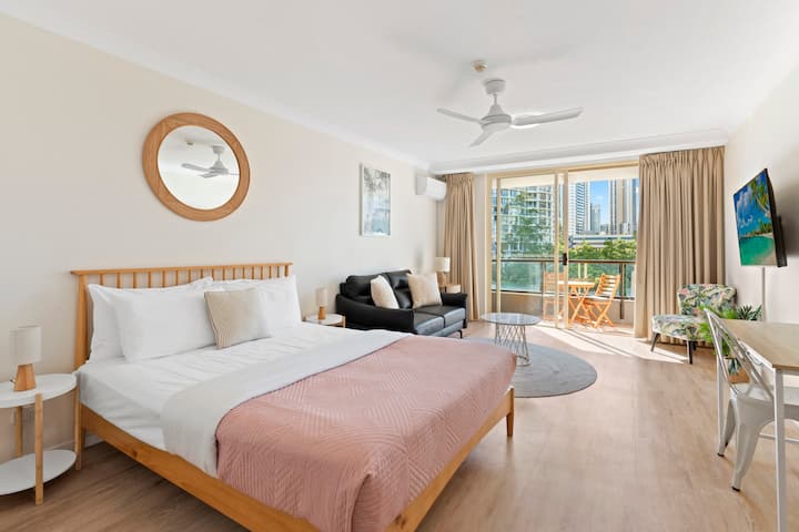 Brigadoon Studio Apartment - Gold Coast