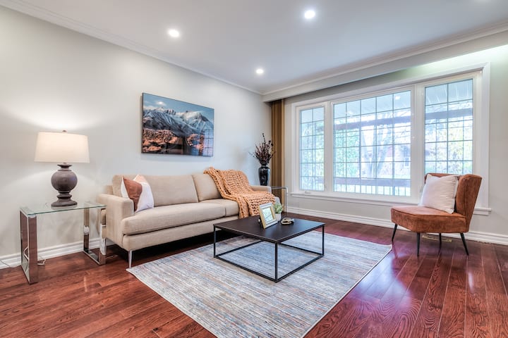 Charming 4br House In North York, Toronto - Toronto