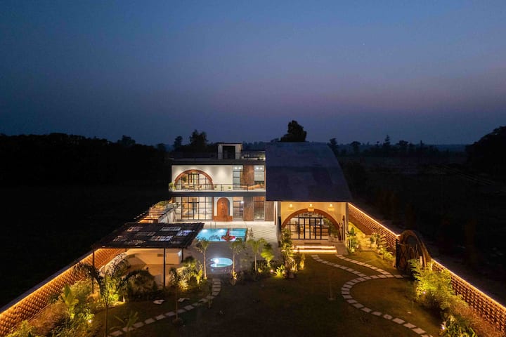 Jim Corbett, 4br- Whispering Arc W/ Pool & Wifi - India