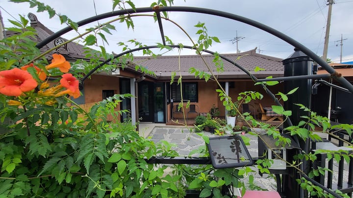 우만리나룻터강변하우스(우나하우스 Una House) - 여흥동