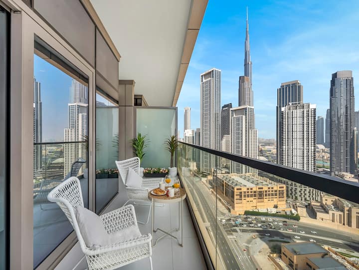 Stunning Burj View - High Infinity Pool - Cozy 2br - Dubai