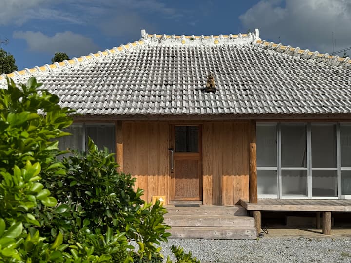 古宇利島・美ら海近く/古民家リノベ１棟貸/無料駐車場/無料Wi-fi - Nago
