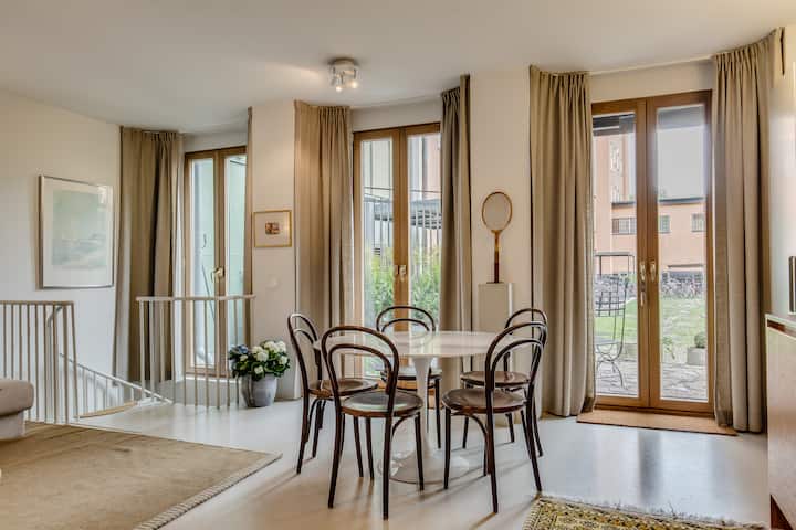 Spacious 2-story Apt W/ Terrace, In Best Area - Stockholm