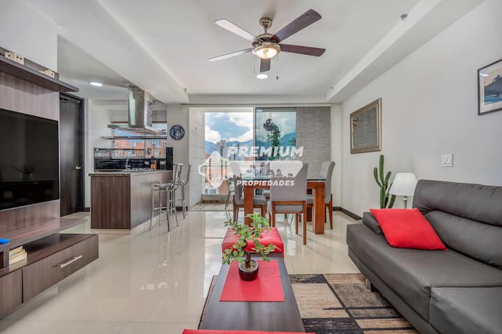 High Floor 3 Bedroom Apartment -  Amazing Location - Medellín