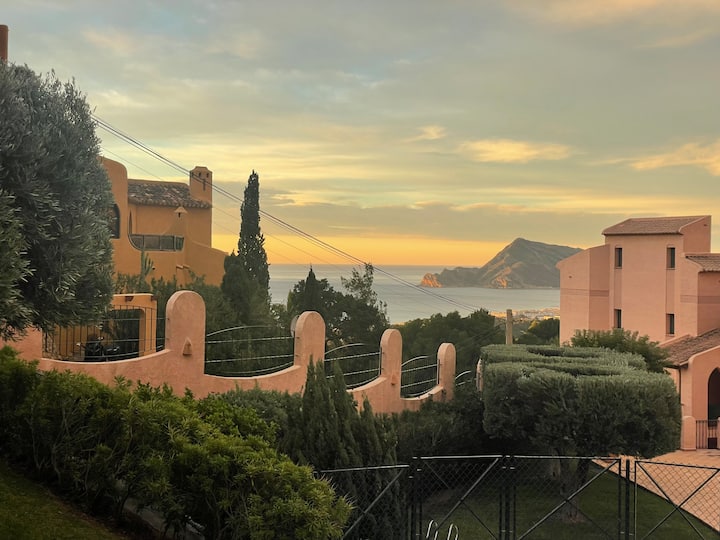 Semiramis Ii, App. Leona  Met Zee- En Bergzicht - Altea