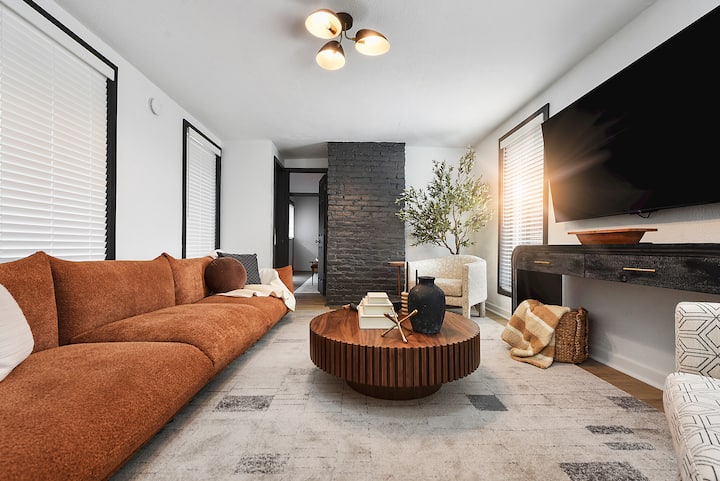 Lux | City View | Parking | 5 Min To Dt | Fire Pit - Pittsburgh, PA