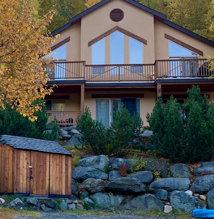 Eagles' Hideaway At Sun Peaks H101091584 - Sun Peaks Resort, BC