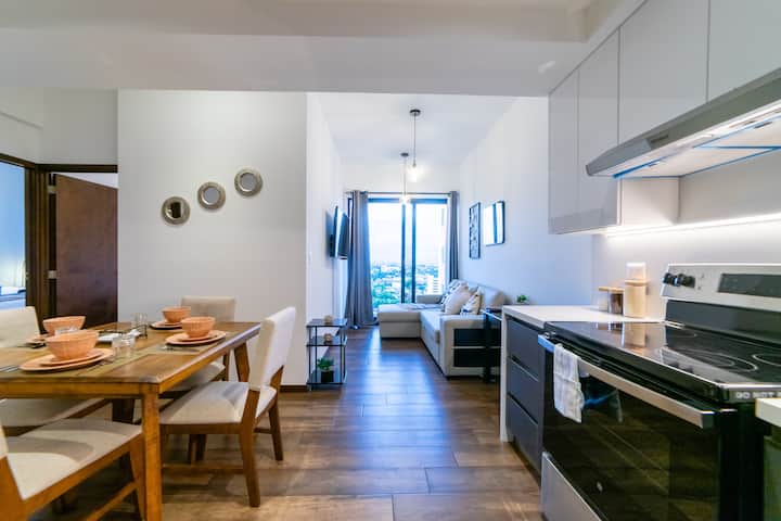 Moderno En Zona Céntrica Con Piscina - Guatemala