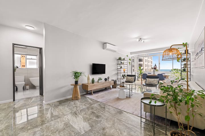 Sea-facing Apartment At Adelphi Galleria - Camps Bay