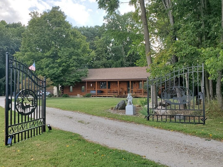 Enjoy The Serenity Of Cabin Life - Indiana