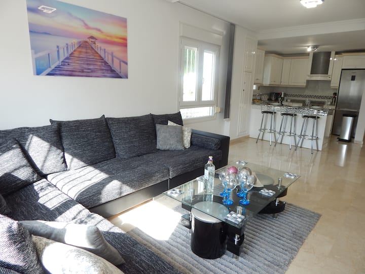 Great For Families And Golfers, 1 Minute To Plaza - La Zenia